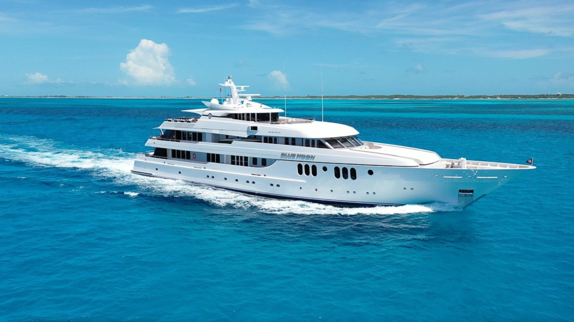 60m Feadship motor yacht Blue Moon sold